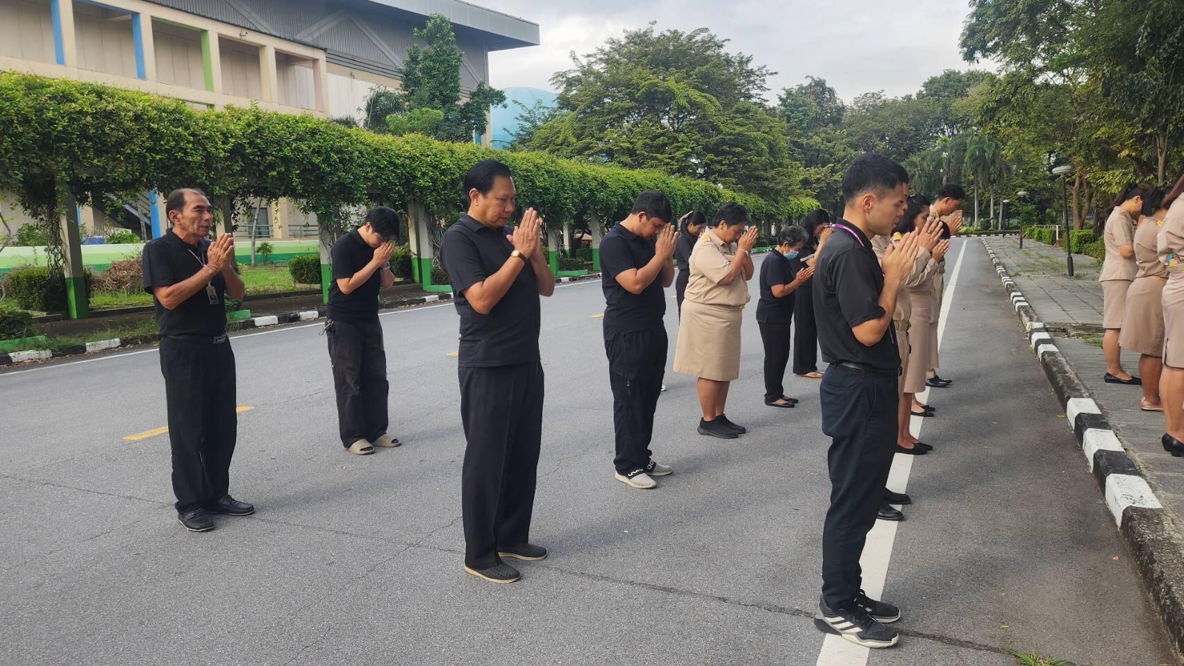 【ちゃい☆ちーうぃっと】＃2 これから1年間、黒や白など落ち着いた色の服を着て過ごします（環境教育） | タイ便り（タイ事務所） | JICA海外協力隊の世界日記