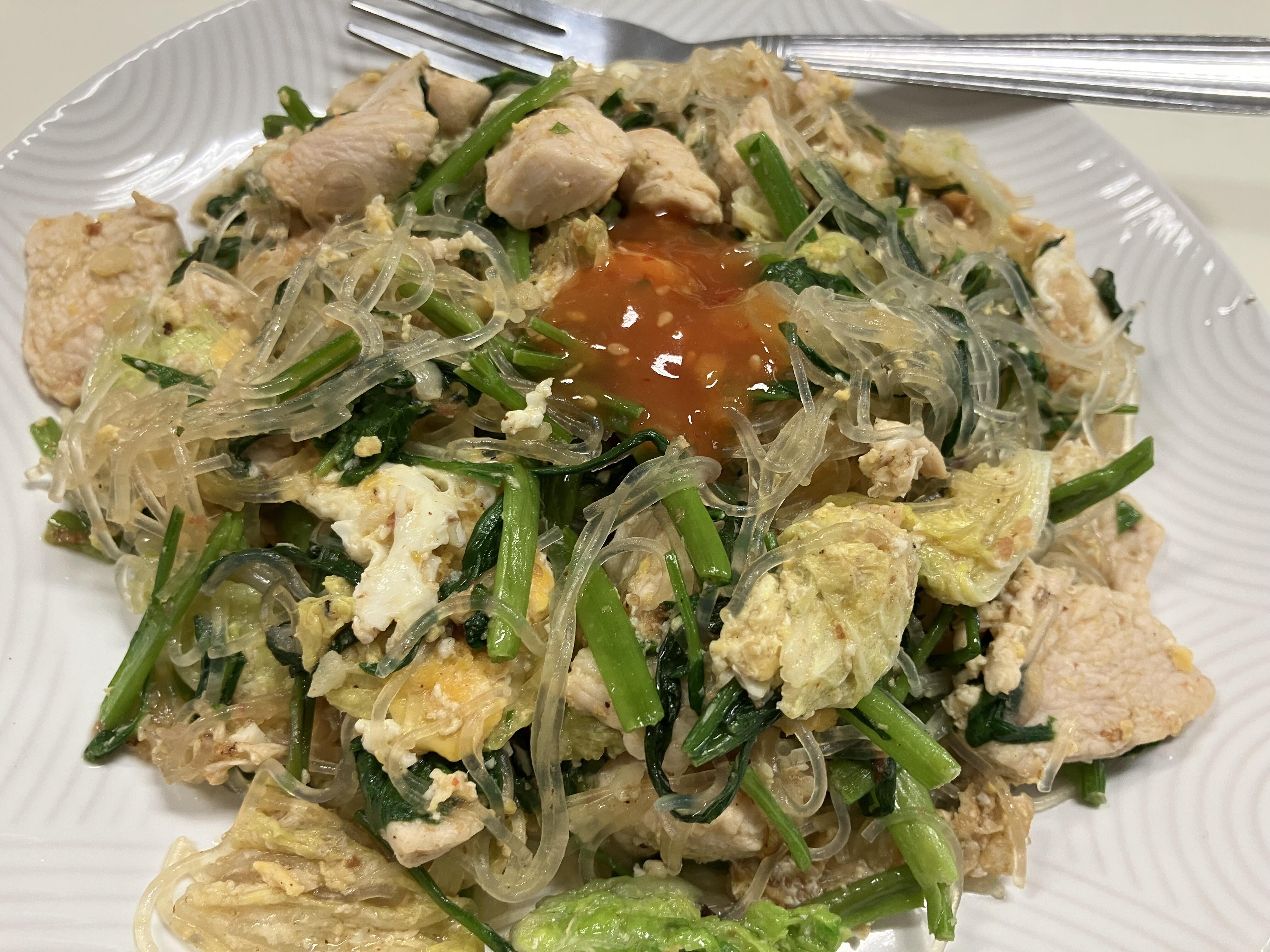 【ちゃい☆ちーうぃっと】＃2 これから1年間、黒や白など落ち着いた色の服を着て過ごします（環境教育） | タイ便り（タイ事務所） | JICA海外協力隊の世界日記